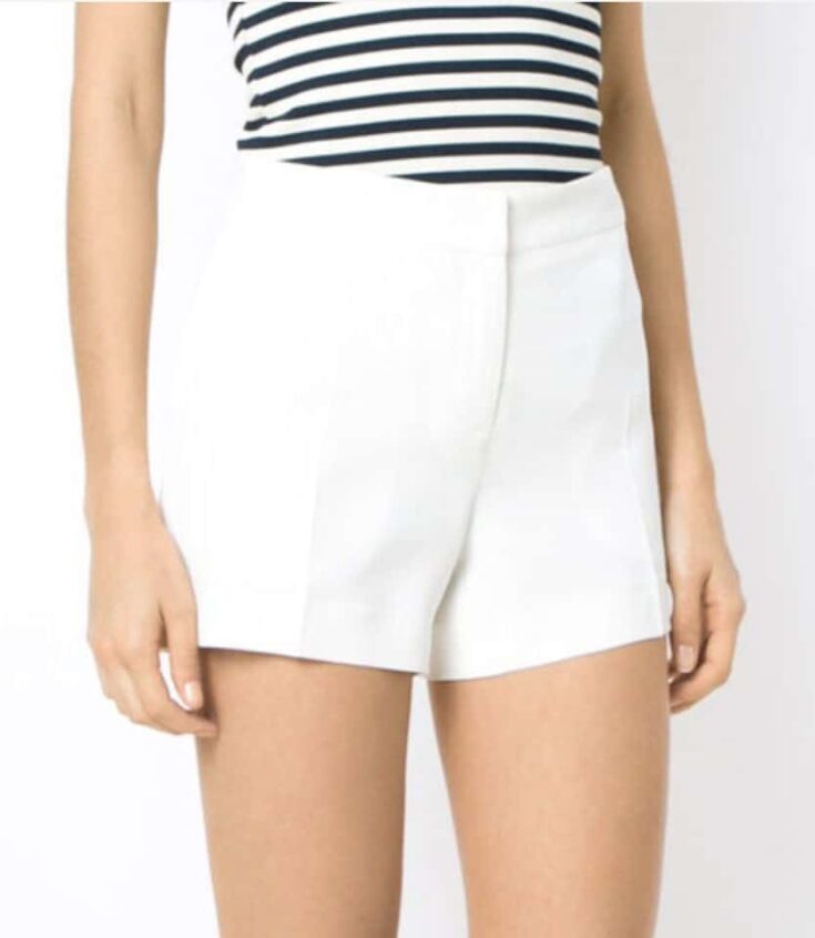 How to Dress Like a Local When You Travel