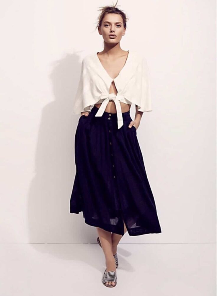 How to Dress Like a Local When You Travel