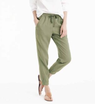 How to Dress Like a Local When You Travel